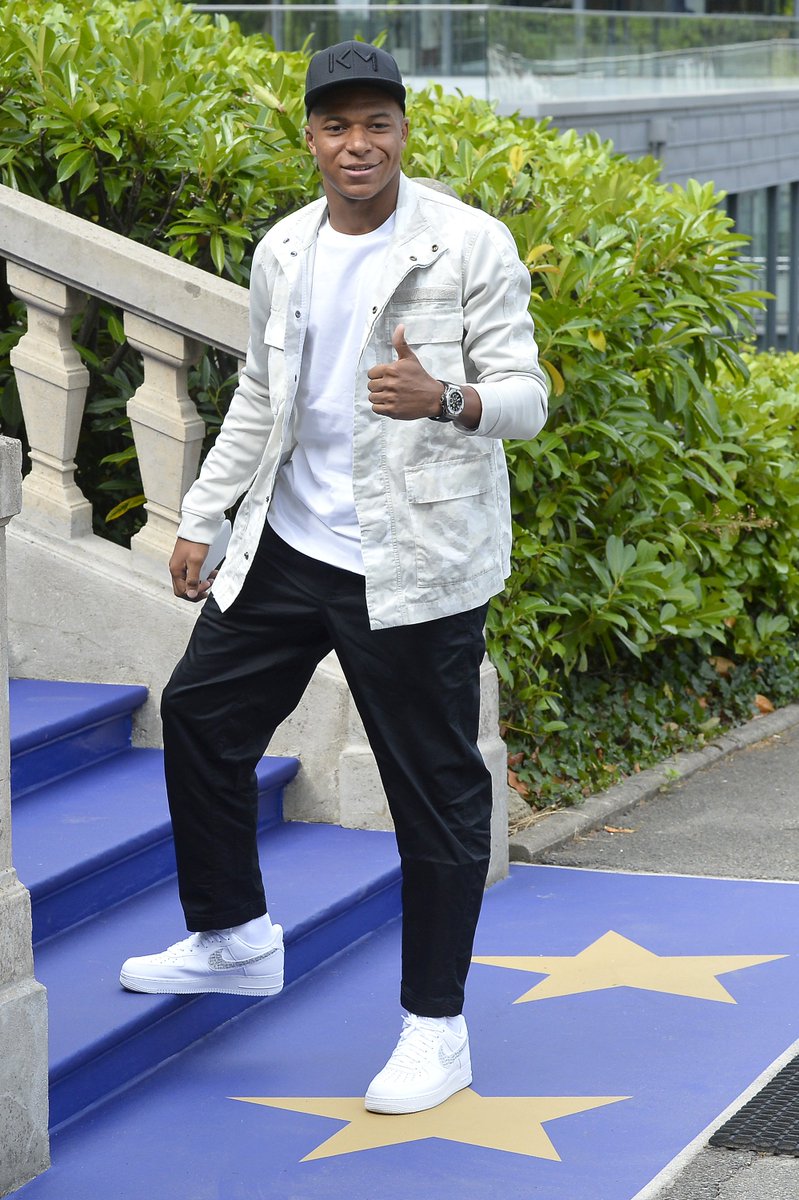 Léona (@NonaaRnd) | Twitter