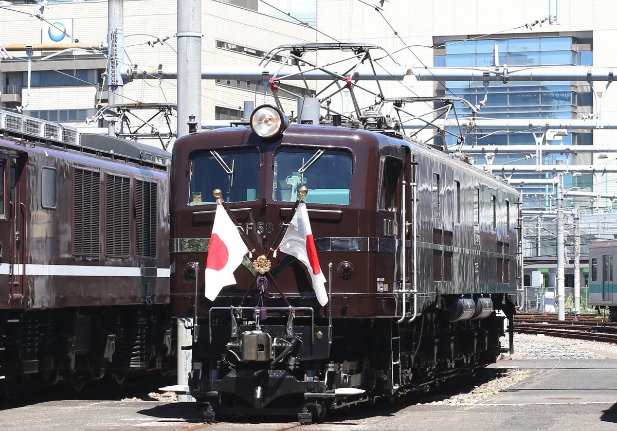 めっち(イベント垢) on Twitter: "ナウいヤングが首ったけ 今旬なゴハチこと EF58青大将はもう撮れないのかと思ったが 首だけ大宮にいたのを思い出した 画像は大宮と大井で撮影 ...