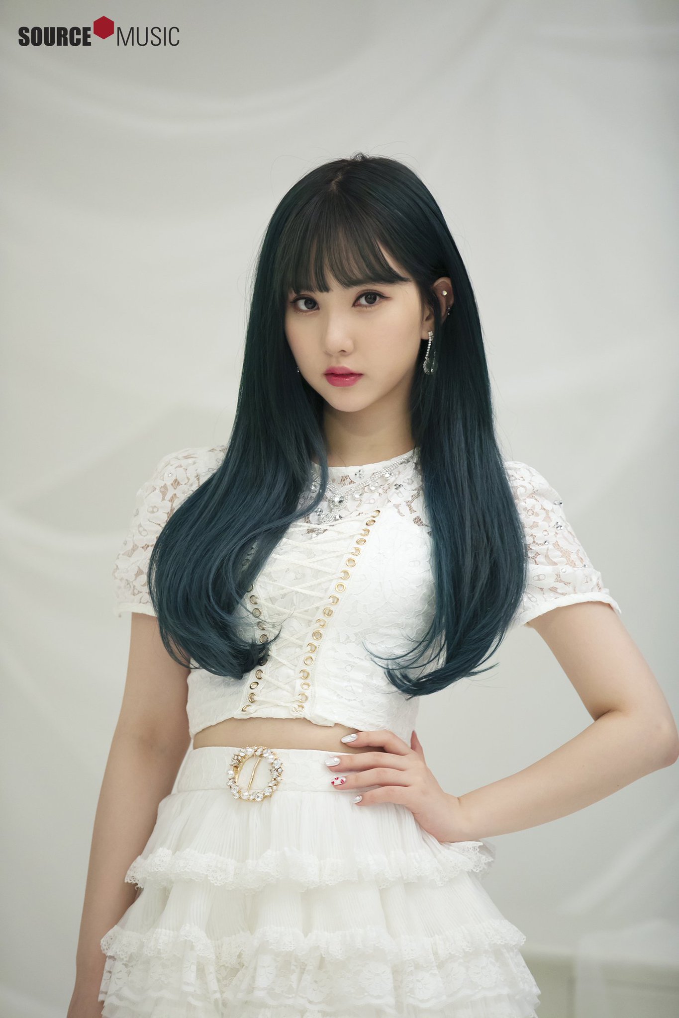 Jung Eunbi | Eunha 🇵🇭 on Twitter: "[PHOTO] #GFRIEND Poster Photoshoot Behind (Eunha) 2' Source ...