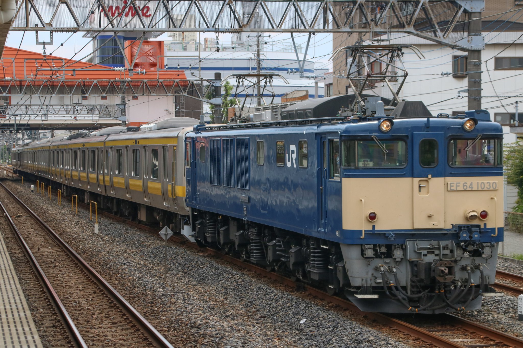 あおとく@Aqours4th1日目現地 on Twitter: "2018/9/6 (発前入換〜)配9635レ EF64 1030[長岡](2)+E231系三鷹車8両(ミツB31編成4連 ...