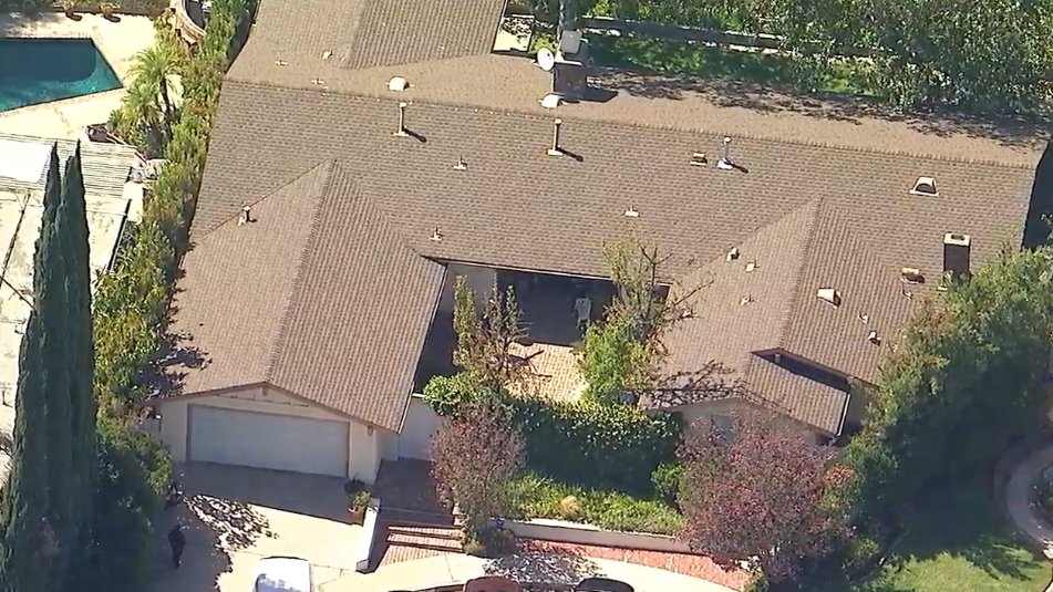 WATCH LIVE: Coroner arrives at Studio City home of Mac Miller amid ...