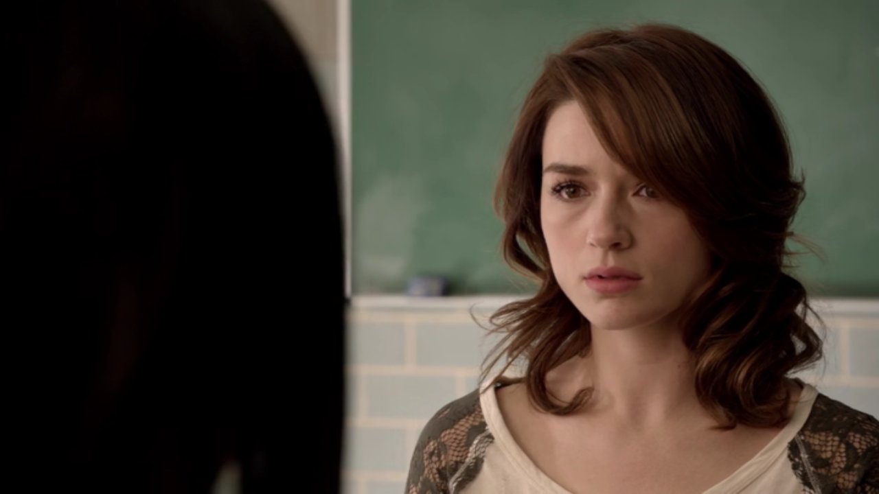 Allison Argent Hair Style