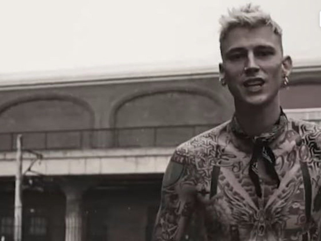 Machine Gun Kelly Rapper Wallpaper