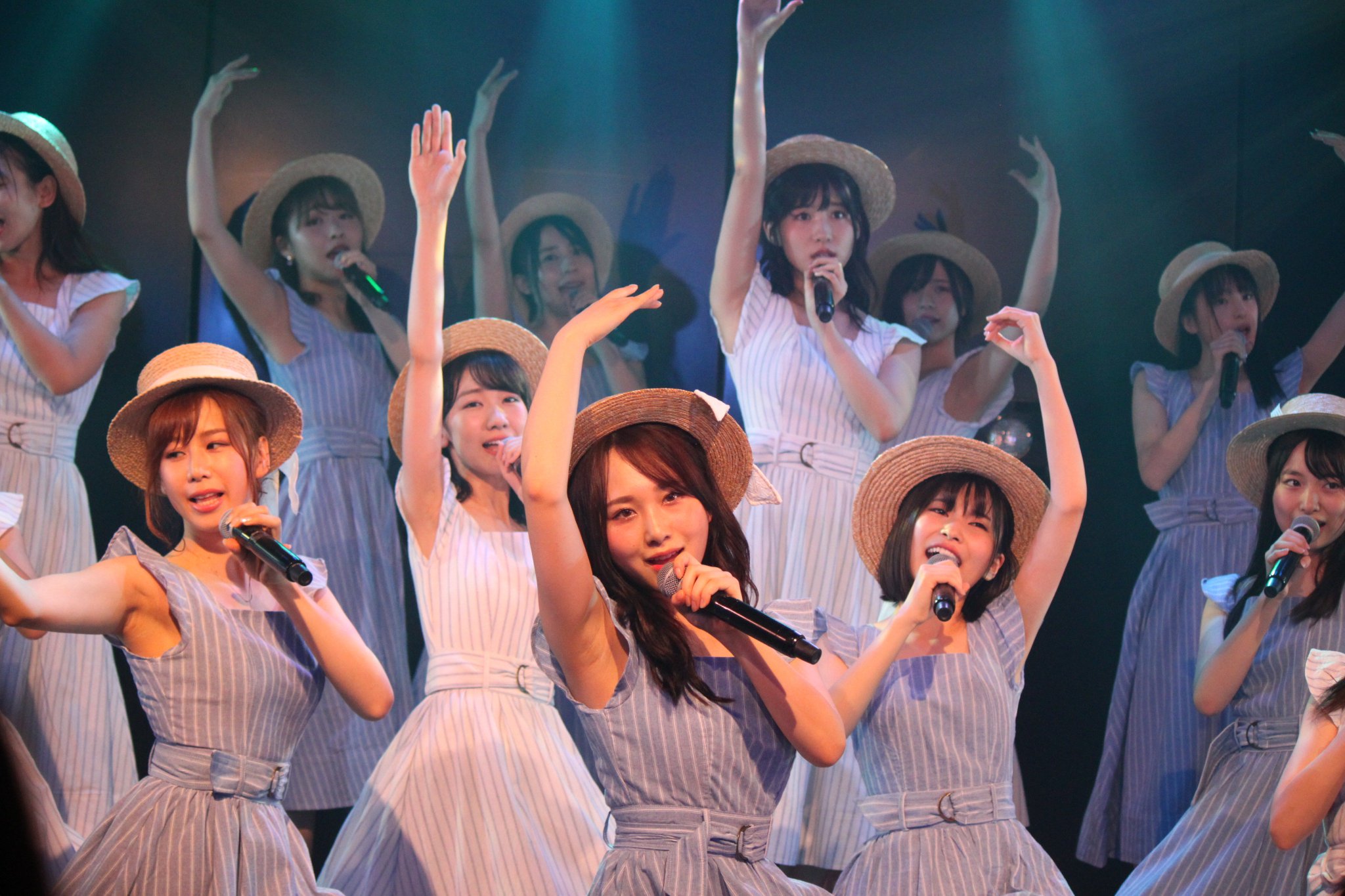 ZAKZAK公式エンタメ部 on Twitter: "【#拡散希望 & #フォロー希望】#チームB 新公演開幕！#AKB48 #高橋朱里、“大先輩” #柏木由紀 に「ずっといて欲しい。一緒に ...