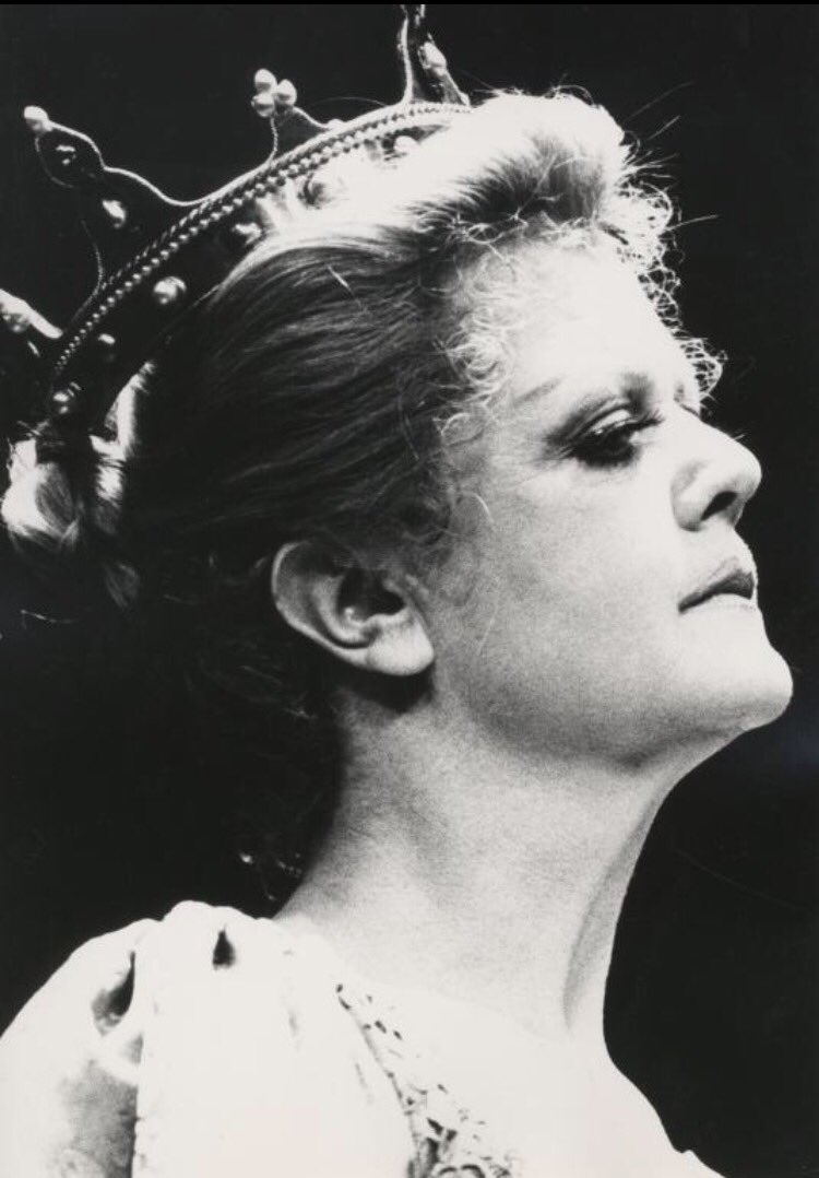 Hamlet Gertrude Black And White