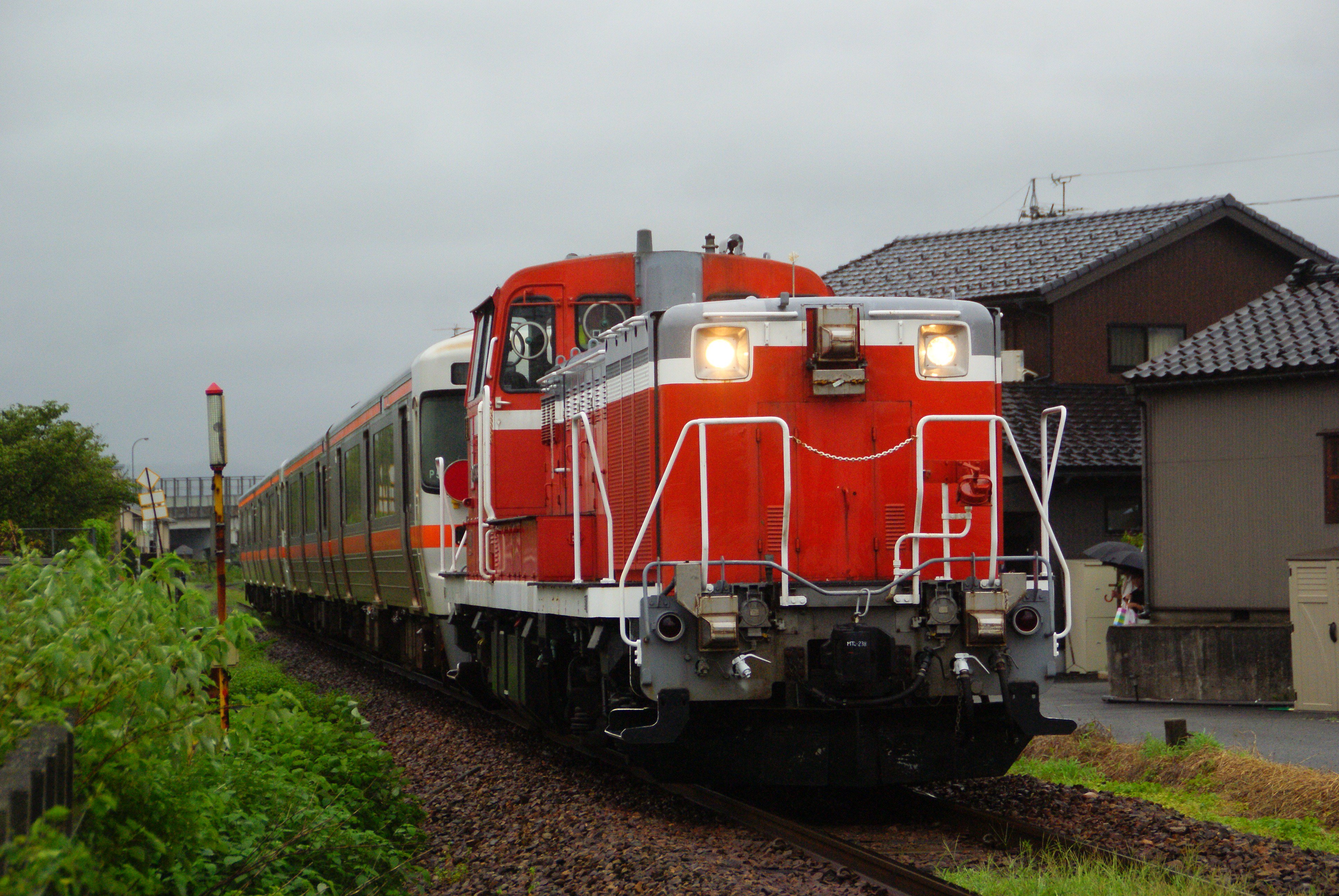 おた鉄@趣味垢 on Twitter: "2018.9.9 高山線1「9893レ・DE15-1541+キハ25形P5+P107編成」＜速星＞ 猪谷よりDE15けん引で速星に到着！ JR東海 ...