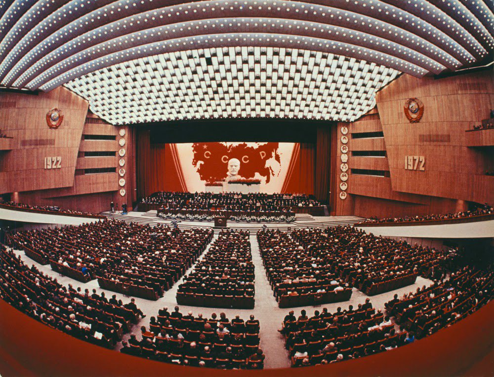 El 24 de septiembre de 1990, en Rusia, el Soviet Supremo aprueba el ...