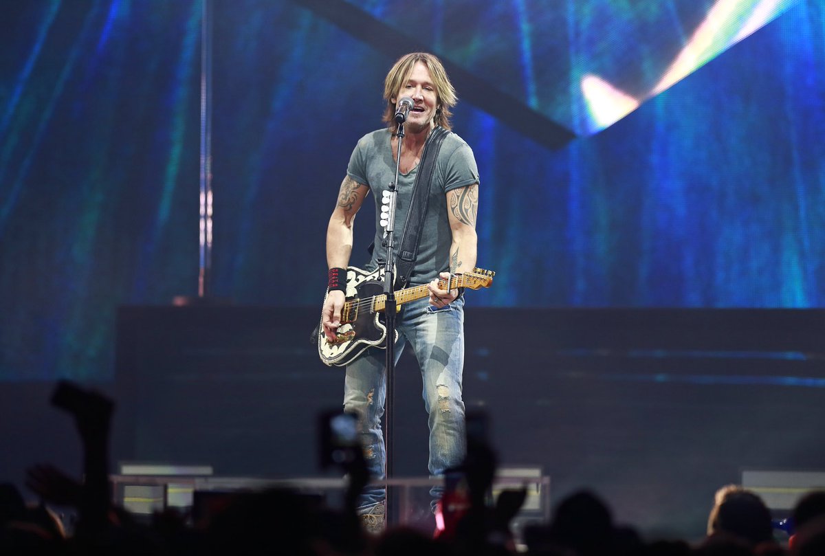 Keith Urban News Update…Keith In Concert In Vancouver, British Colombia ...