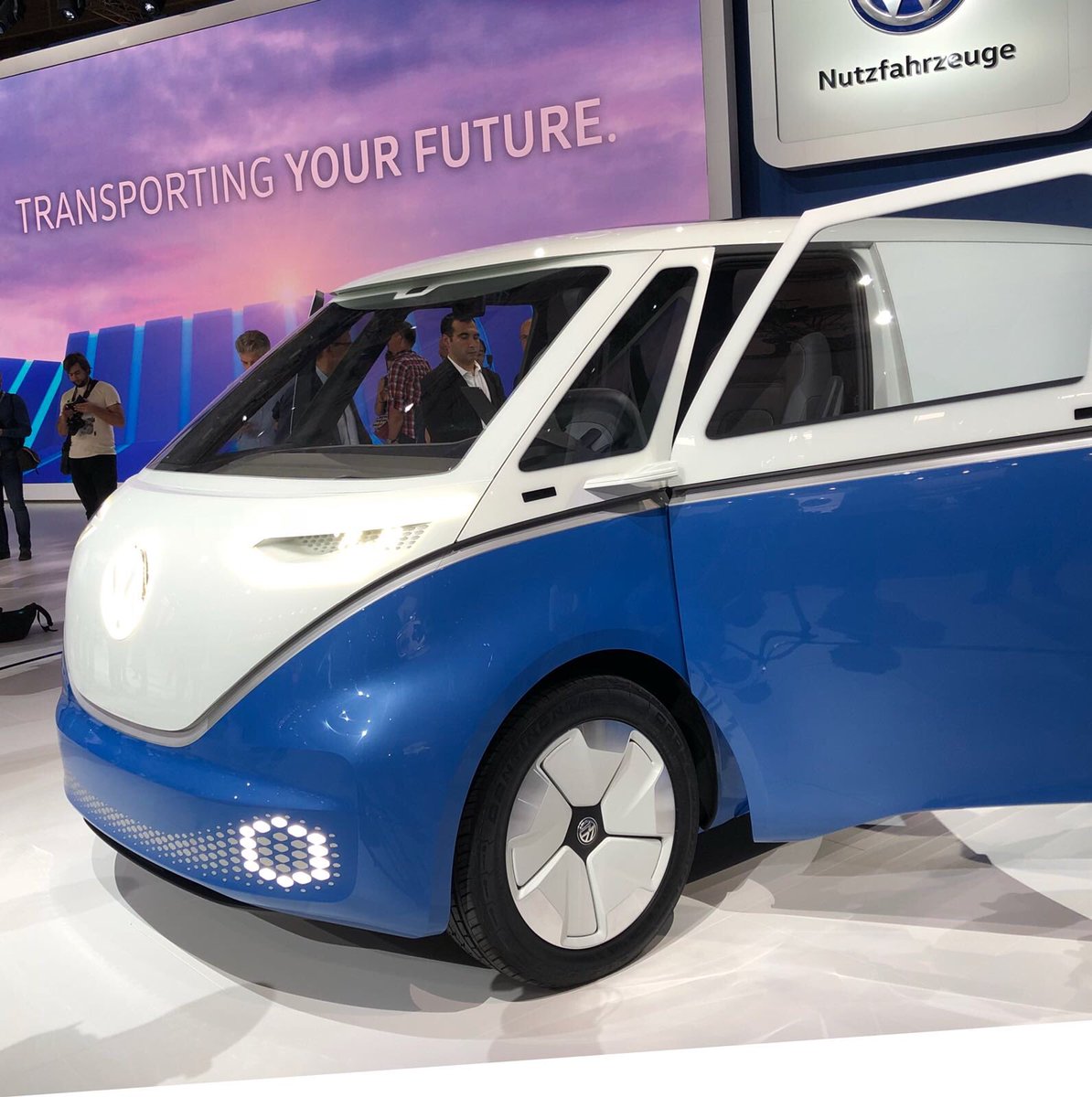 2017 - [Volkswagen] Electric VW Microbus concept - Page 2