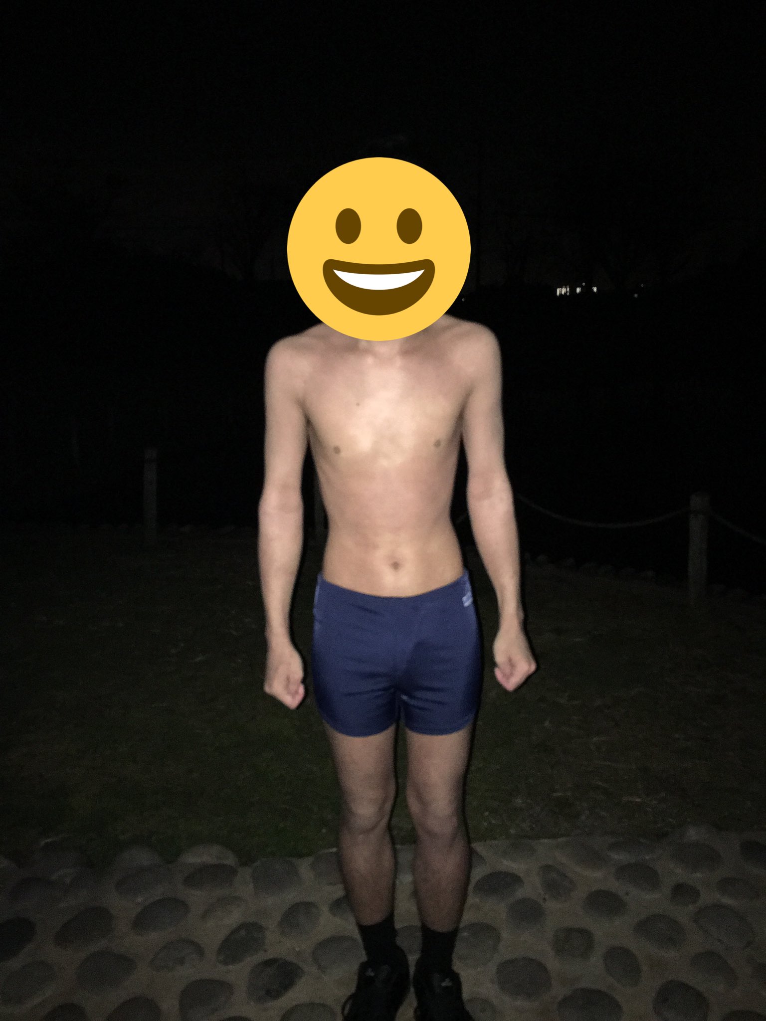 TEYU Lv.2 🏳️‍🌈 on Twitter: "23歳の大学院生 フェチにはたまらないスクール水着で公園に遊びに来ました！ 顔は見せられないけど、こんな格好で何故か笑顔でしたw ...