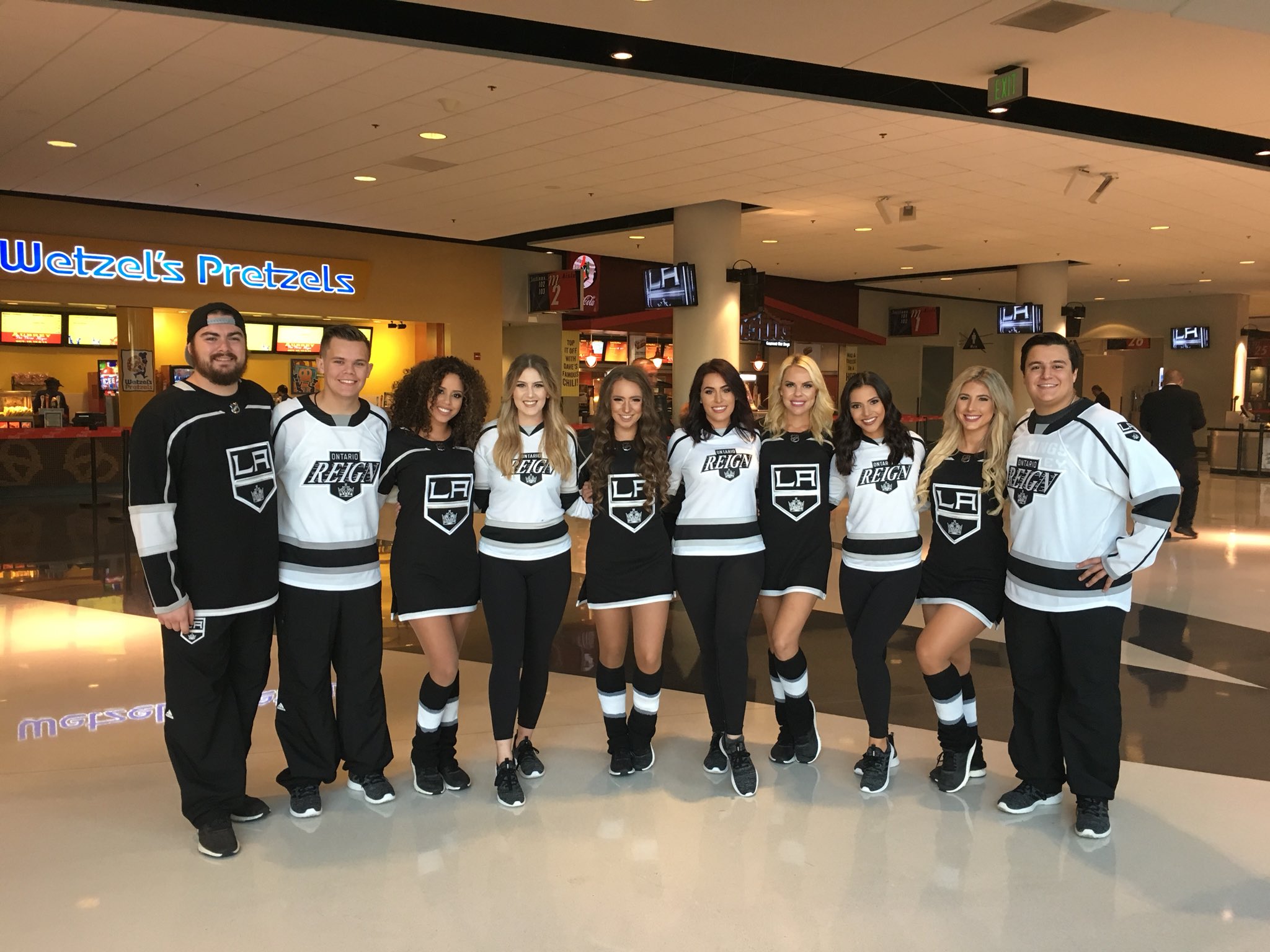 La Kings Ice Girls Wallpaper