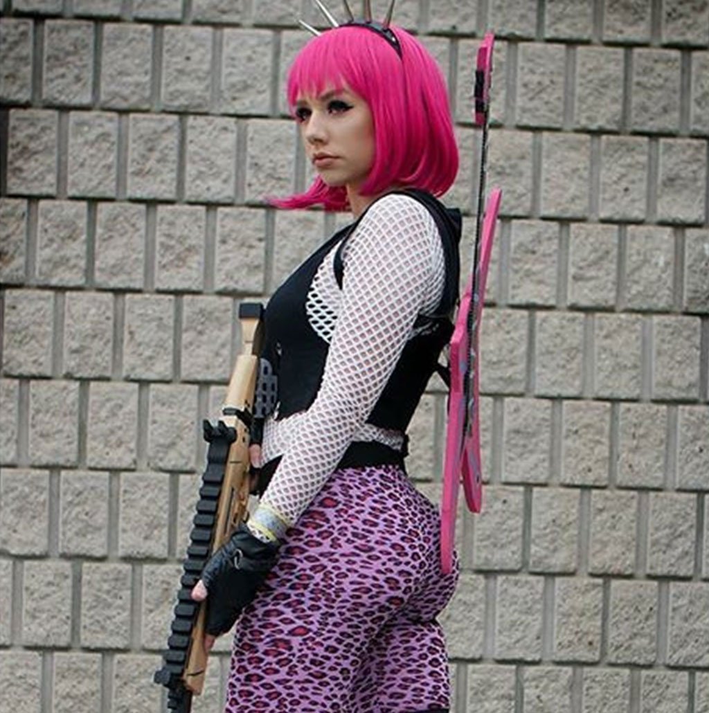 Sssniperwolf cosplays