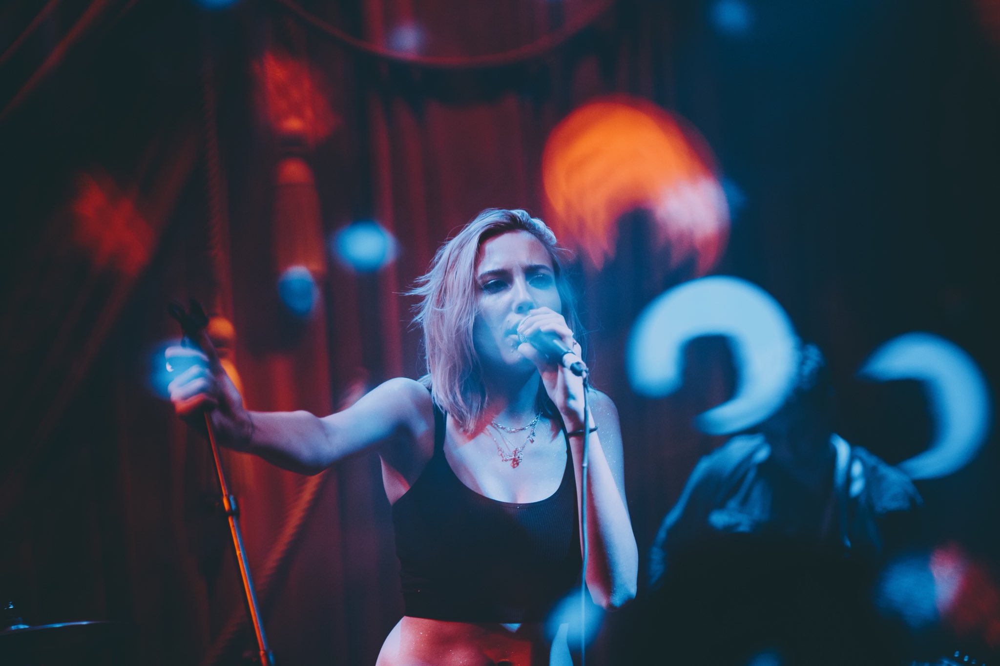 Adele Sakey on Twitter: ".@Clovesdot last night // shot for @Interscope https://t.co/daZ0DCqwqR ...