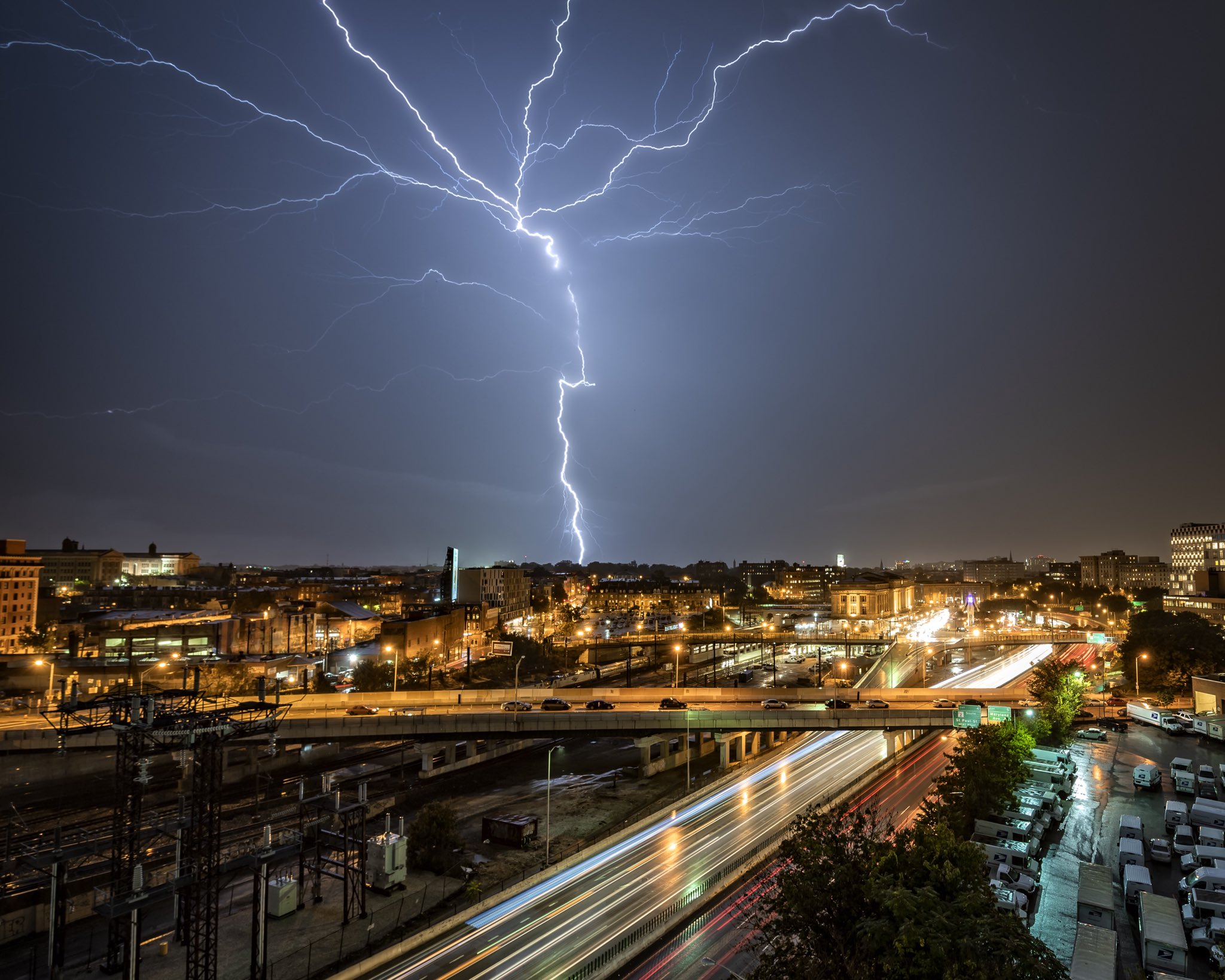 Leader Stroke Lightning