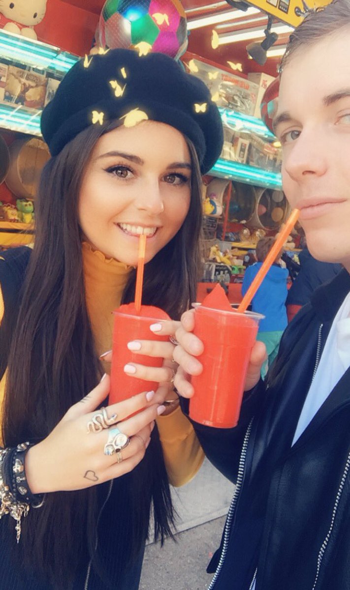 10 best Twitter u/off_morgane images on Pholder | ️