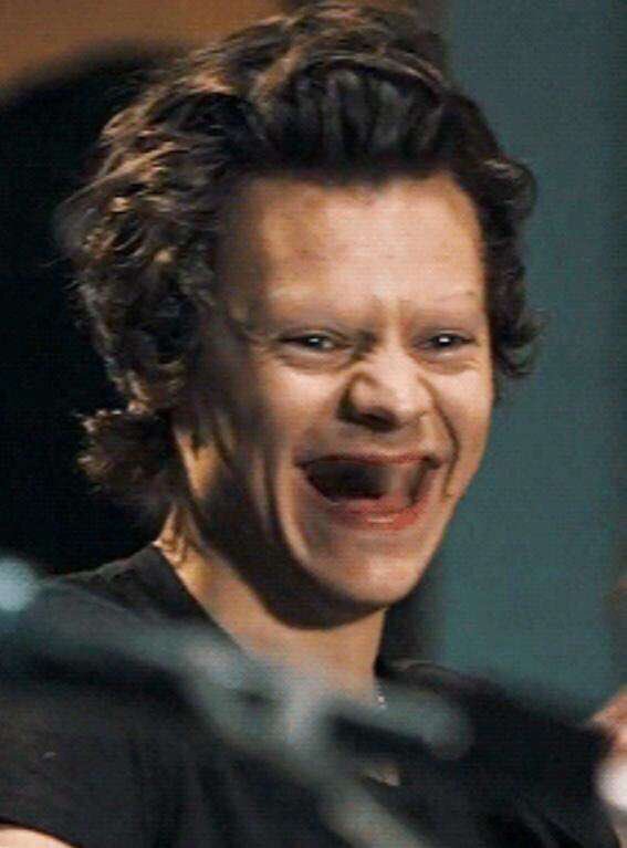 Harry Styles No Teeth