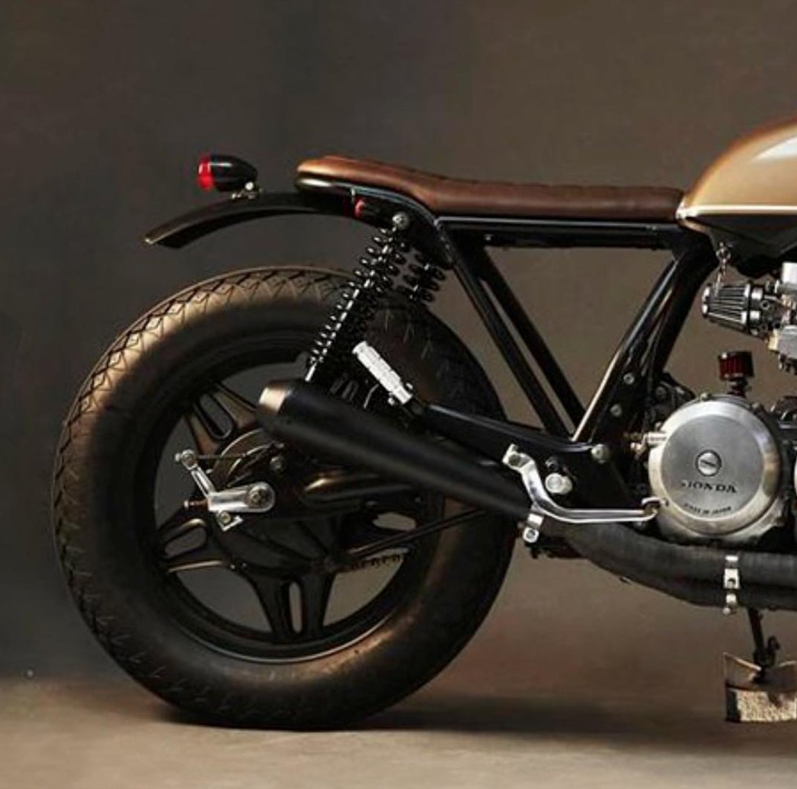 Simple Cafe Racer | Reviewmotors.co