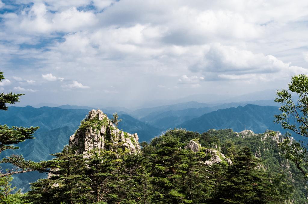 Qinling And Minshan Mountains