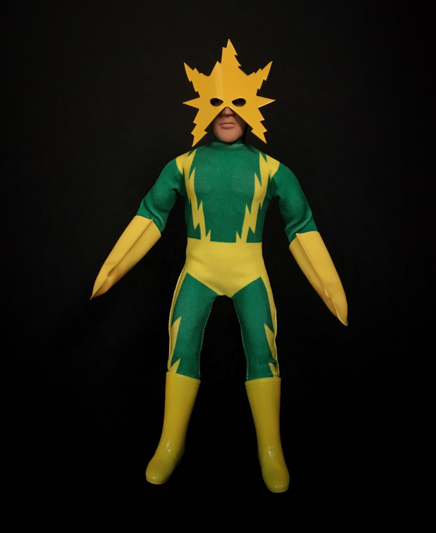 Electro Cosplay Spidey Vs. Electro: The Unlucky Encounter