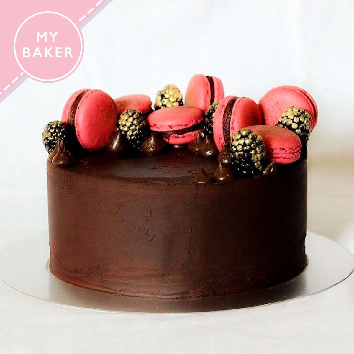 Macaron Topped Cake