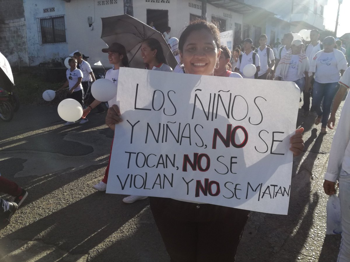 LOS NIÑOS y NIÑAS NO SE TOCAN NO SE VIOLAN Y NO SE MATAN LOS NIÑOS y NIÑAS NO SE TOCAN NO SE VIOLAN Y NO SE MATAN