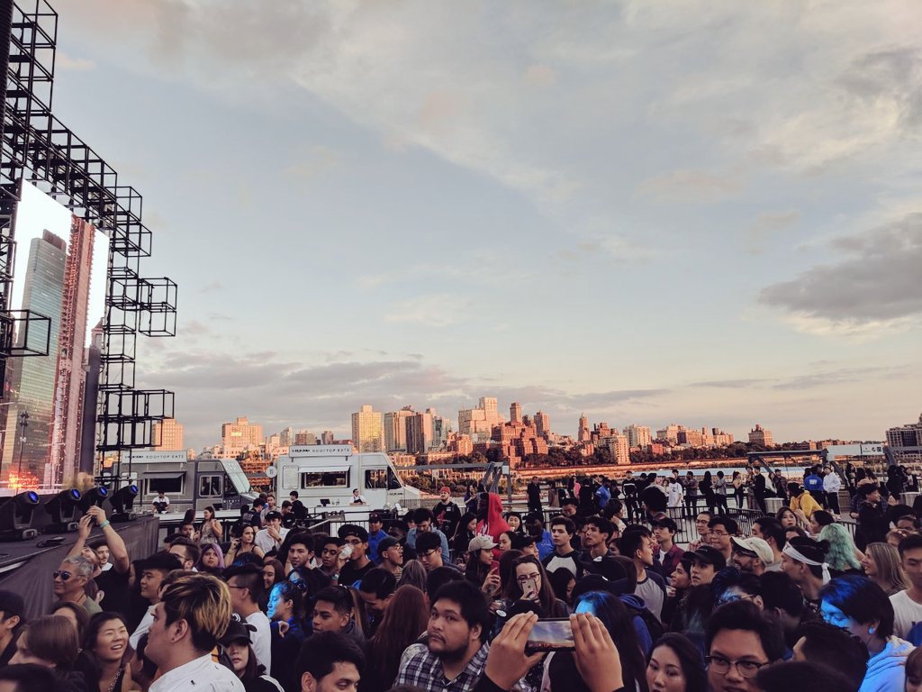 TW Pornstars - 2 pic. Lana Rain. Twitter. Joji concert was great ...