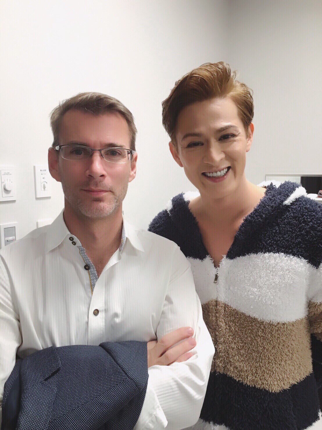 新納慎也(shinya NÎro) On Twitter プレビュー公演やら市村さんチームの初日の評判やら初日打ち上げの様子が流れてくる中
