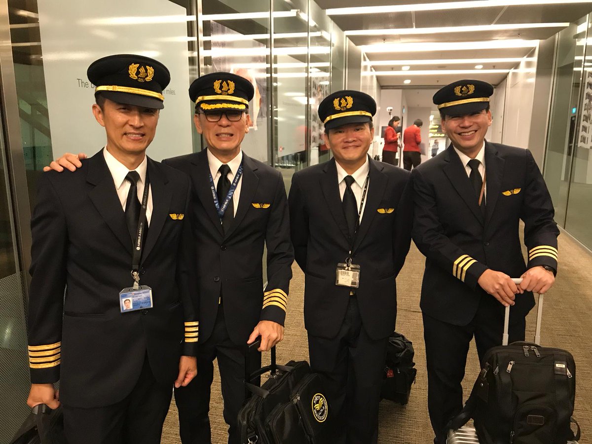 The pilots for tonight for the world's longest flight: SQ22 from ...