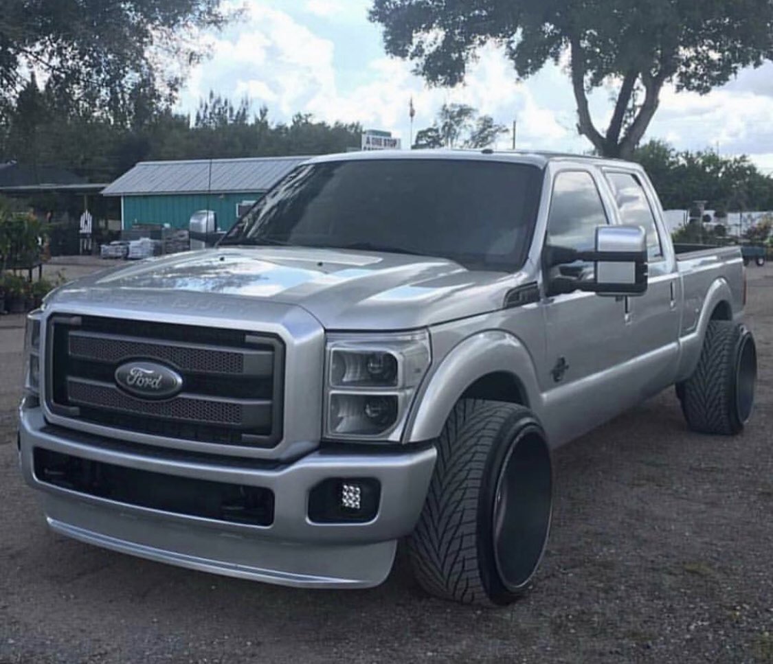 Lowered Ford F250