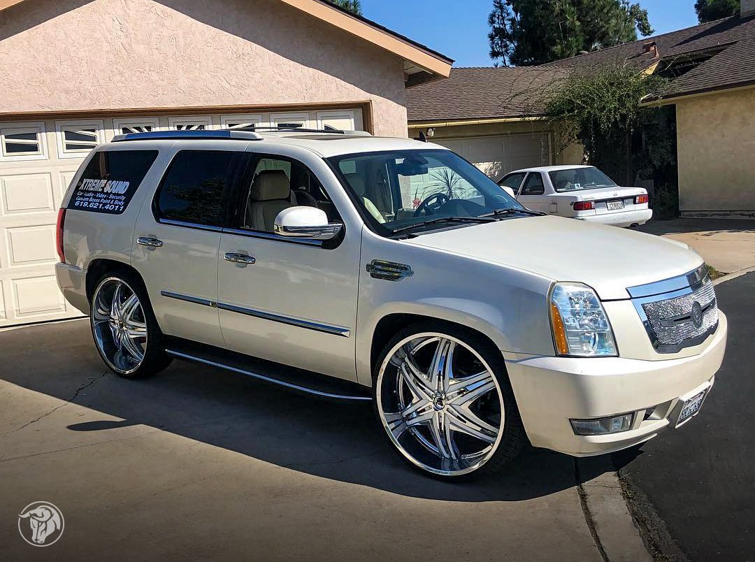 Escalade With 28 Inch Rims