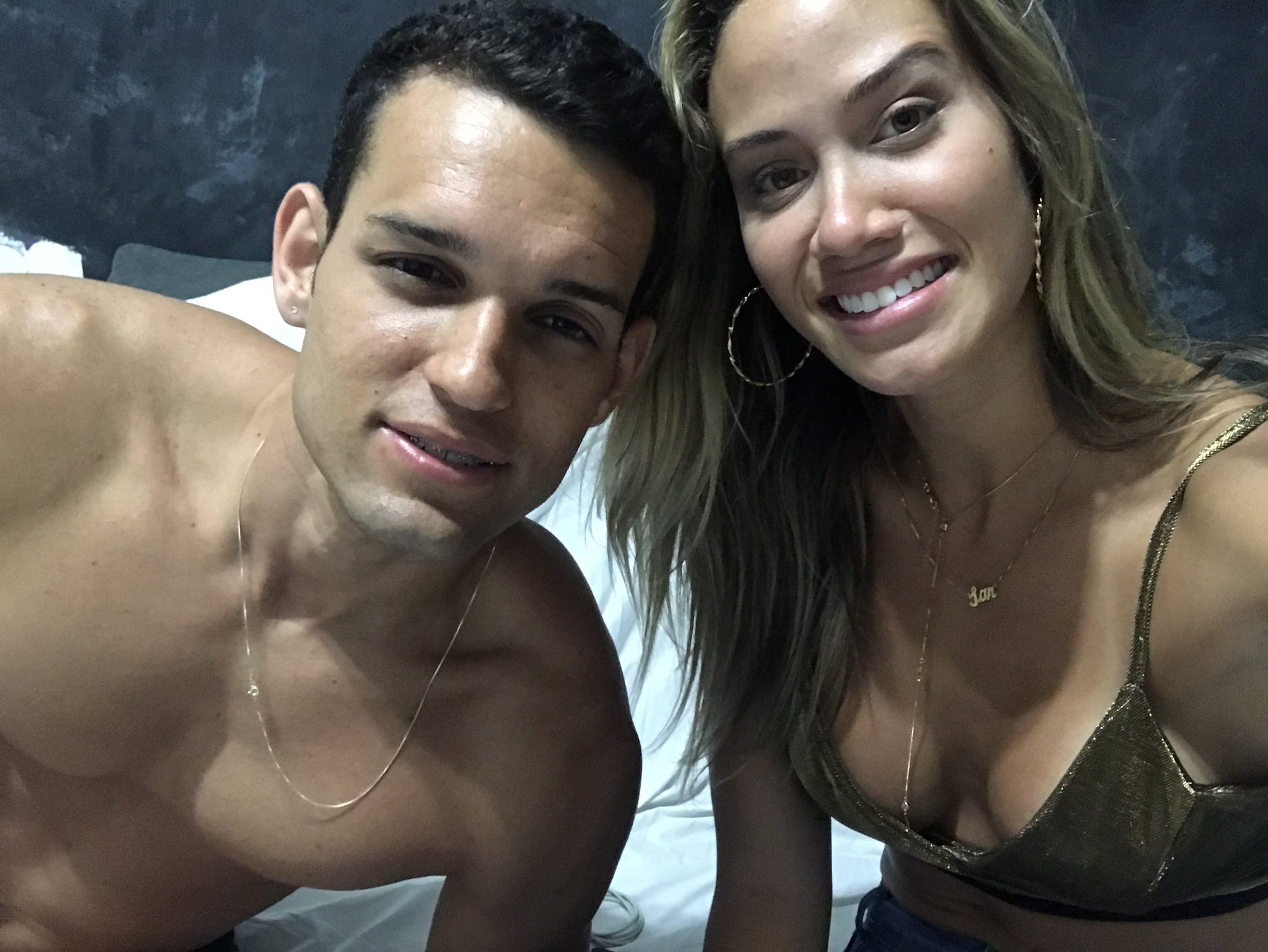 Ingrid Vasconcelos on Twitter: "recém chegados da festa, mas para tudo pra ver o @zeroumoficial ...