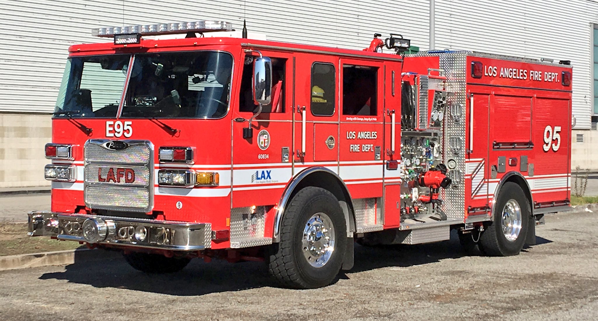 La City Fire Tiller Truck San Diego (CA) Fire Rescue Department Adds