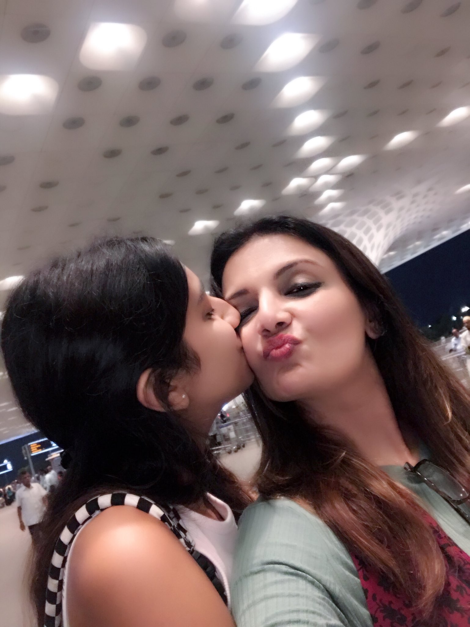 Deepshikha Kiss