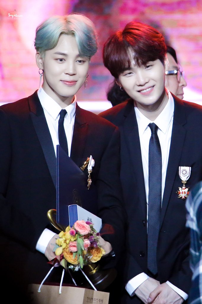 #JIMIN #SUGA // 181024 2018 Korean Popular Culture & Arts Awards | Yoonmin, Suga and jimin ...
