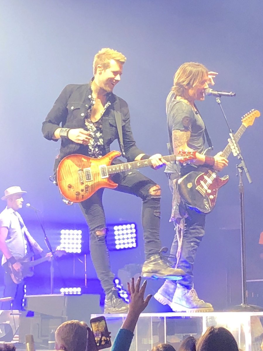 Keith Urban News Update…Keith In Concert…*Graffiti U* World Tour ...