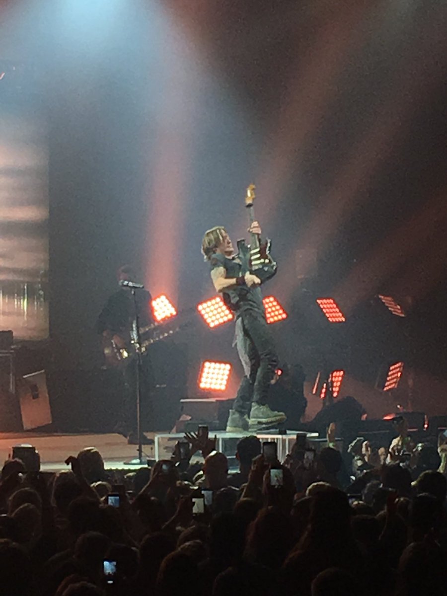 Keith Urban News Update…Keith In Concert…*Graffiti U* World Tour ...