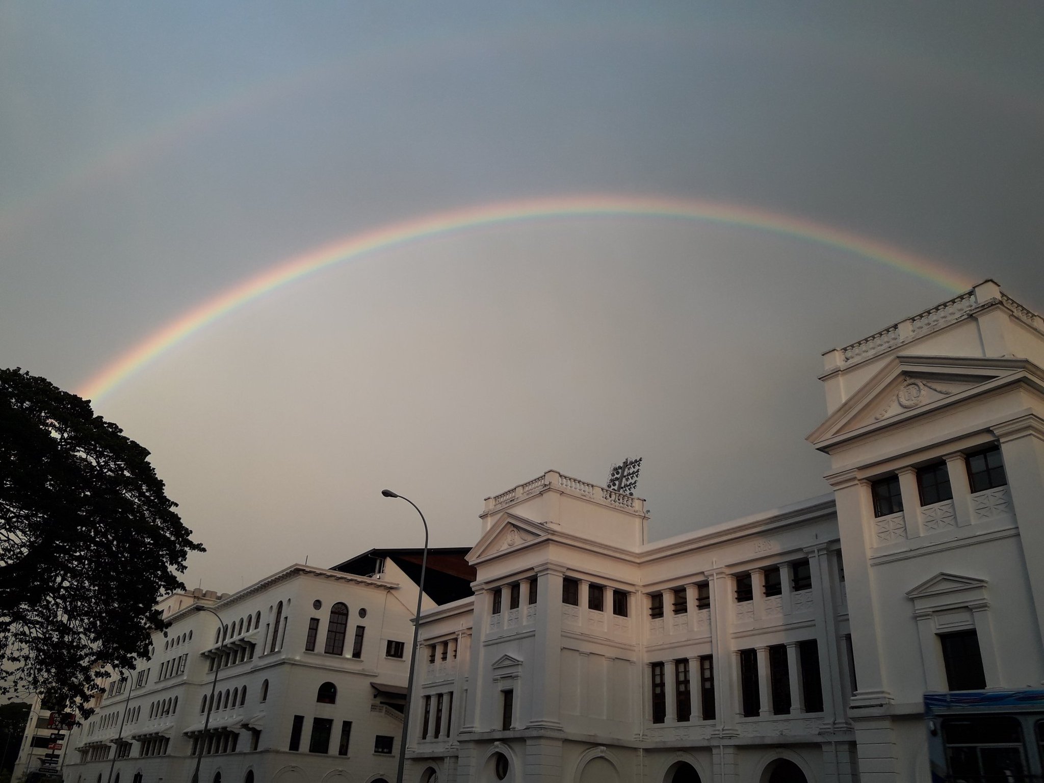 Manjula Basnayake on Twitter: "What a rainbow in #Colombo. #lka…