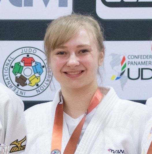 Isabelle Harris's Instagram, Twitter & Facebook on IDCrawl