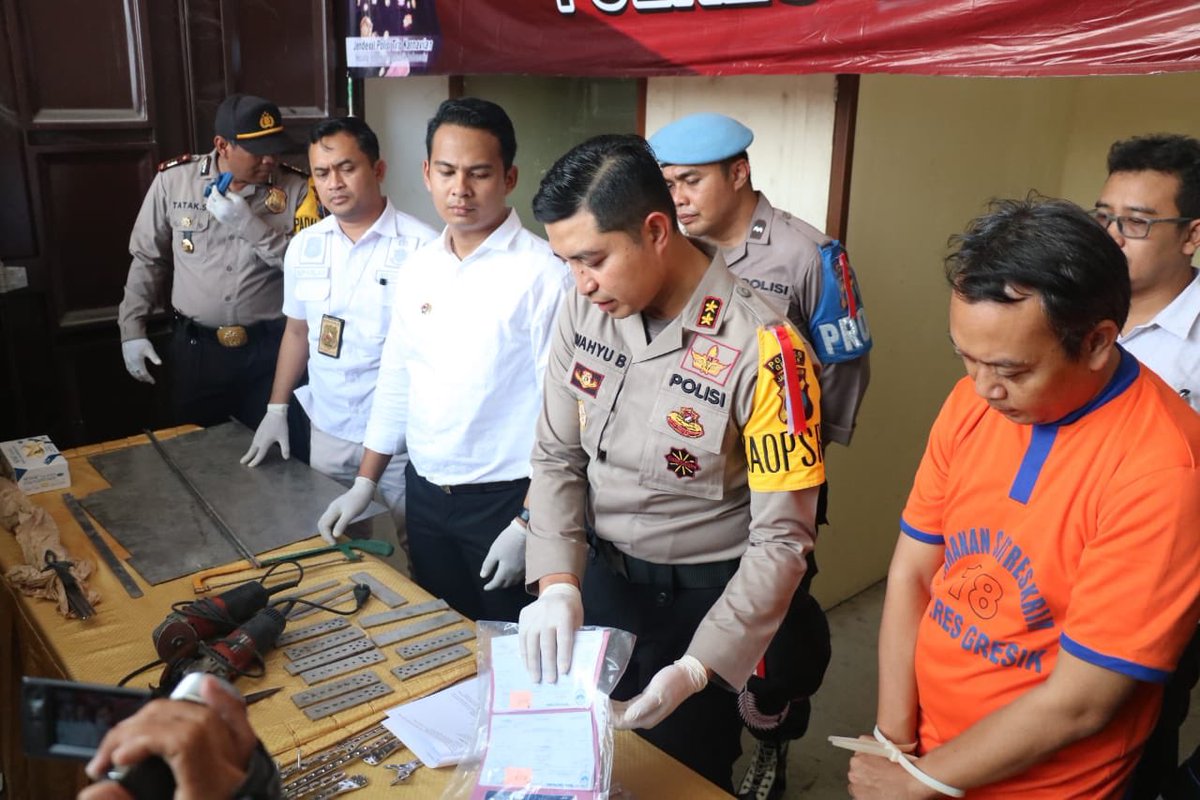 Jadi sekitar awal bulan lalu saya dan tim menemukan produksi dan ...