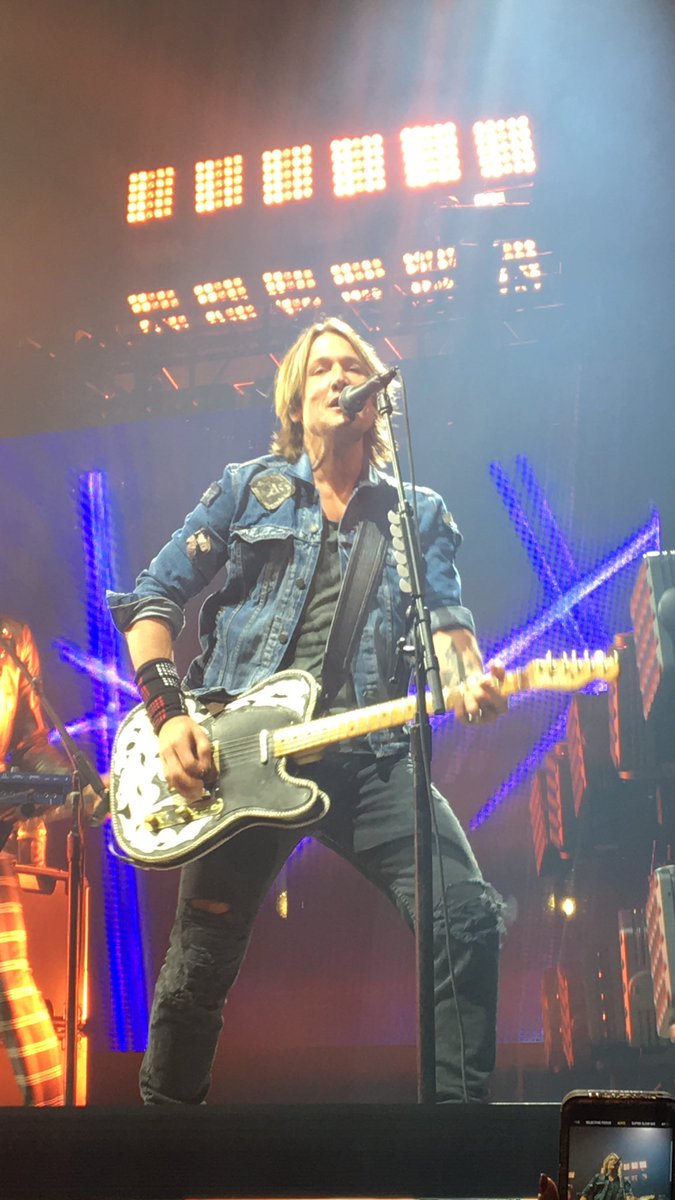 Keith Urban News Update…Keith In Concert…*Graffiti U* World Tour ...