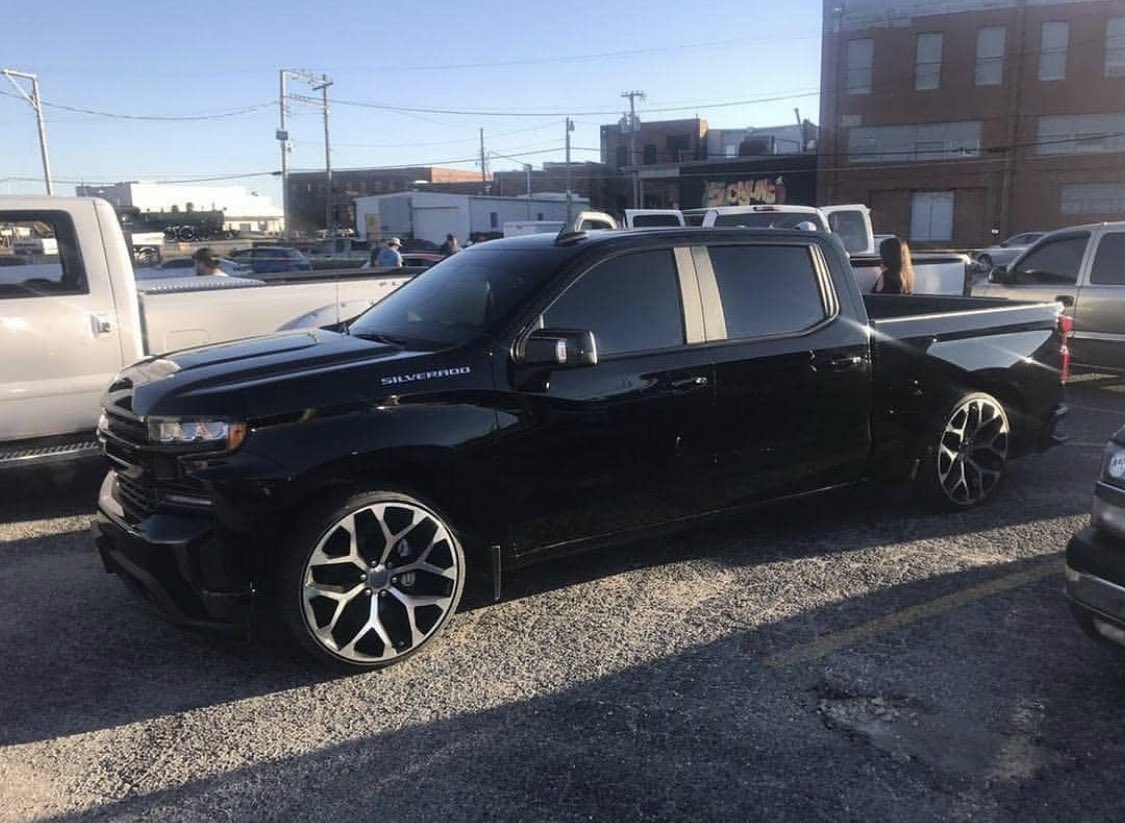 Dropped Silverado On 24s