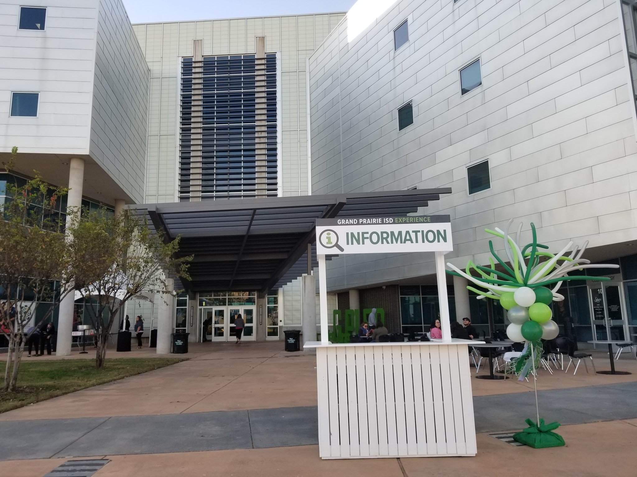 Dubiski Career High School Logo