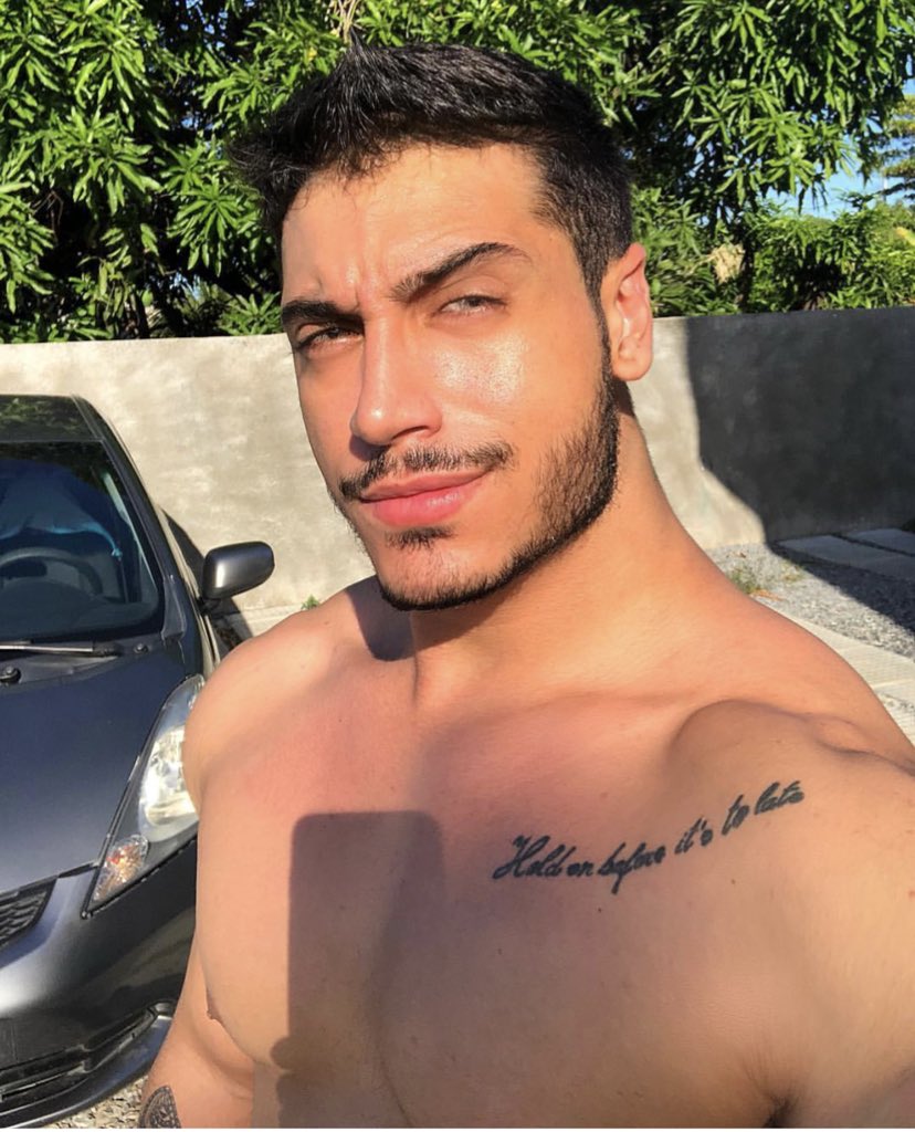 Pedro Augusto on Twitter: "Cadê o nudes dele que “vazou” não vi ainda https://t.co/CKUj68OQcw ...