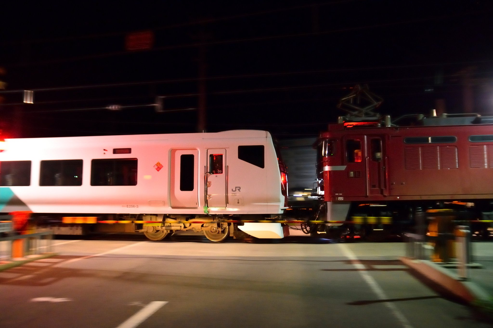 急行羽黒 on Twitter: "11/7 E257系M103編成AT入場配給 E257が羽越を下るとのことでいつもの踏切へ。これを鶴岡で見るのは209や231以上の違和感 ...