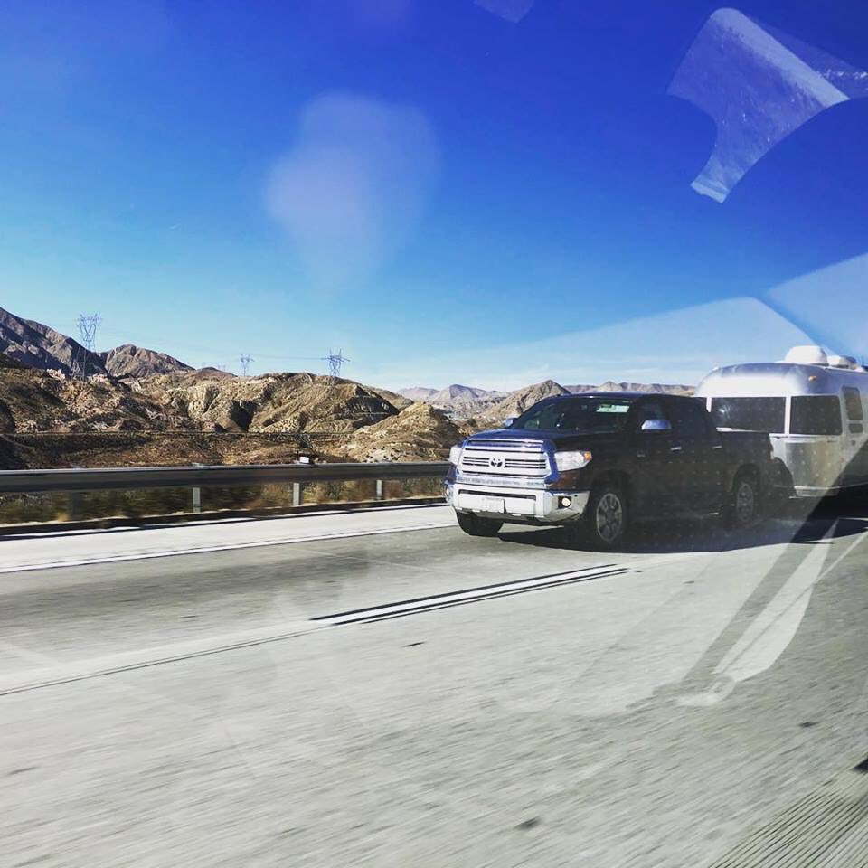 flexdream U.S. on Twitter: "エアーストリームで全米を旅したい♪ #憧れ #tundra #airstream #タンドラ #キャンピングカー #キャンピング ...