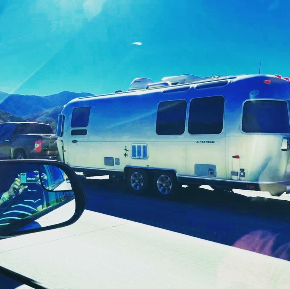 flexdream U.S. on Twitter: "エアーストリームで全米を旅したい♪ #憧れ #tundra #airstream #タンドラ #キャンピングカー #キャンピング ...