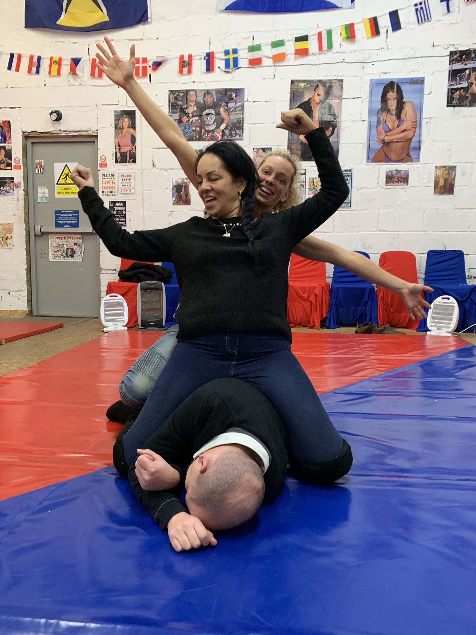 After the fight: The victory pose - Page 154 - Male vs Female | The ...