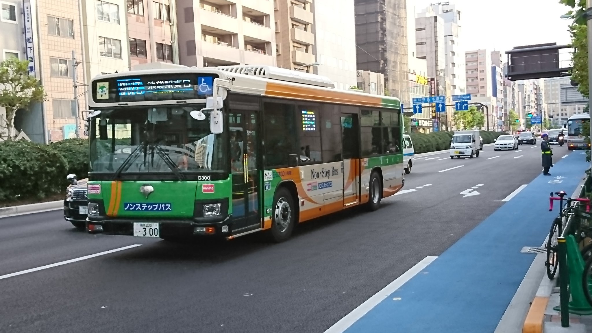 多摩地域鉄道、路線バス調査隊(新垢) on Twitter: "E-D300 都02乙 本日から運用開始された小滝橋のD代車。運用初日は都02乙に充当されました。ブラックフェイスが復活した ...