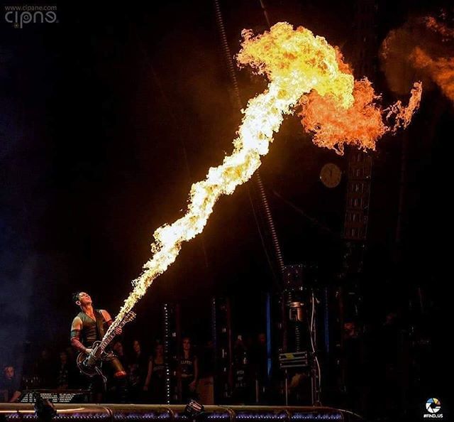 What are some stage props/effects you’d like to see brought back in a ...