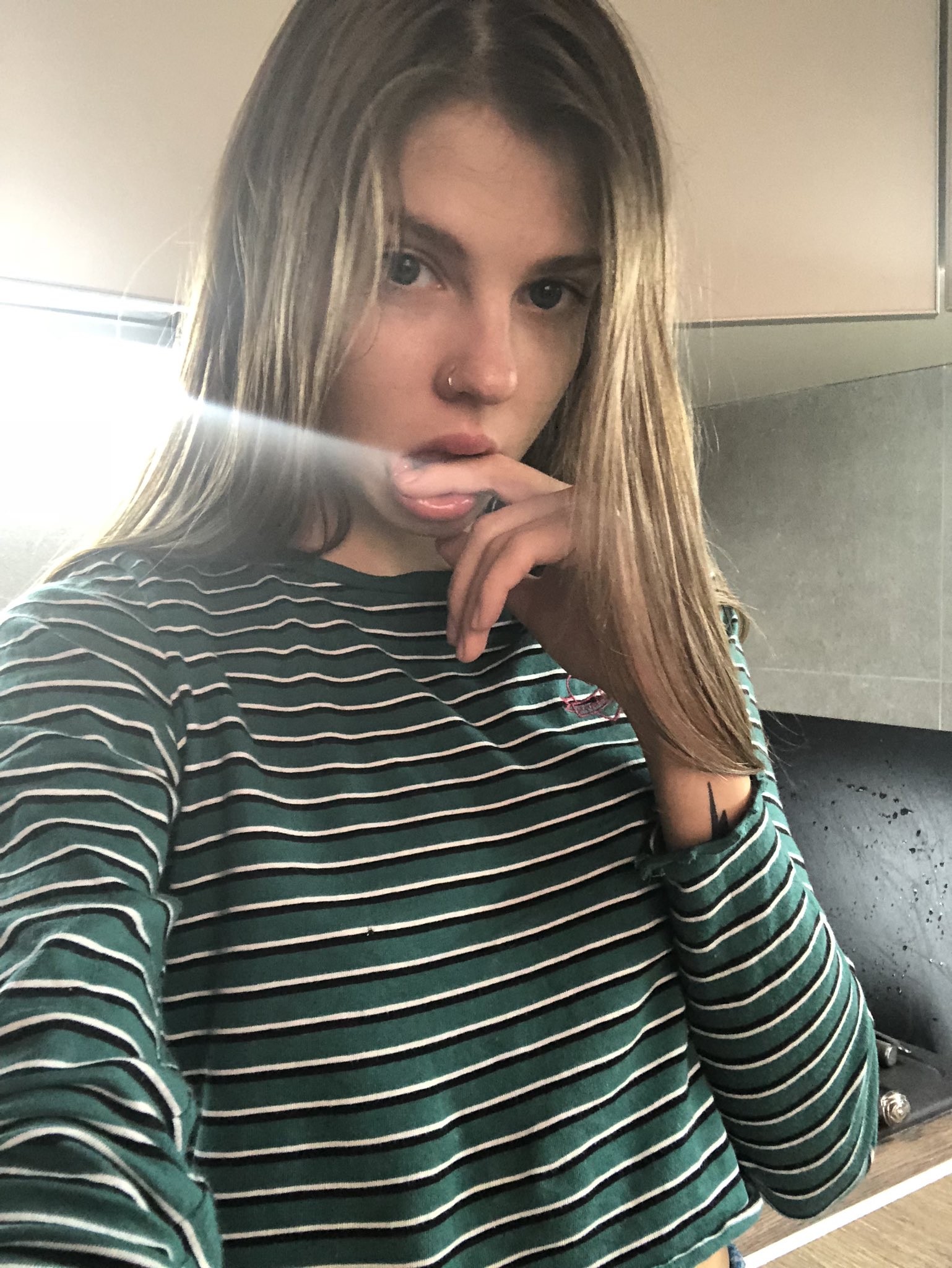 Tw Pornstars Ani Butler Twitter Tasty Finger Meow Guys 😚 1136 Am 19 Nov 2018